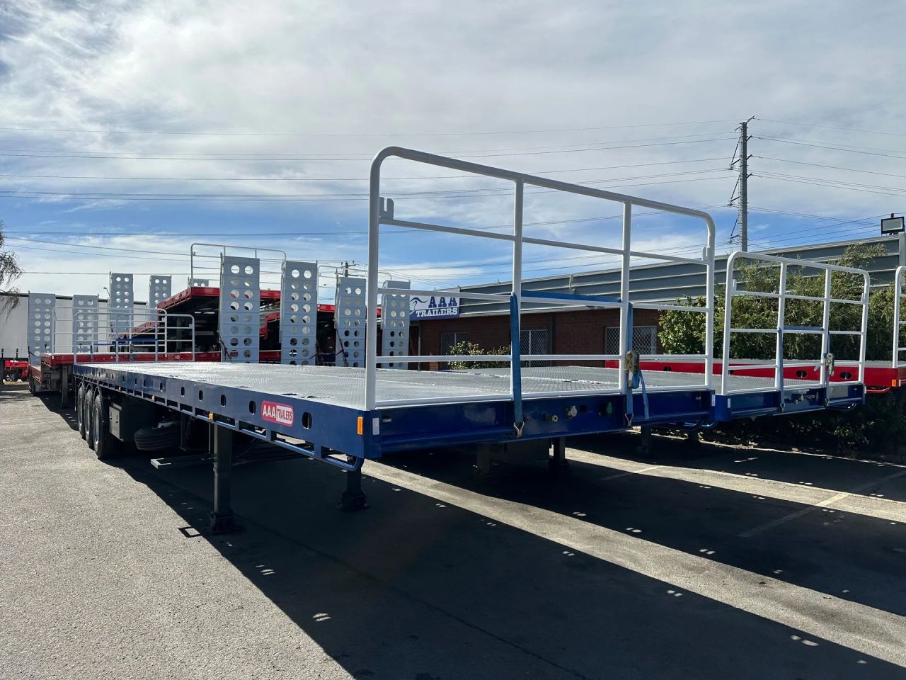Aaa 2024 45' Flat Deck Semi With 3 Way Container Pins & Gates In ...