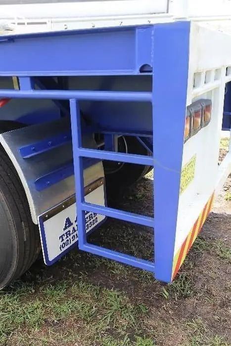 Aaa 2024 45' Flat Deck Semi With 3 Way Container Pins & Gates In ...